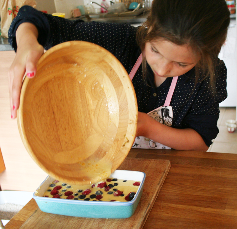 norah-clafoutis-fruit-rouges - Cocotte et Biscotte